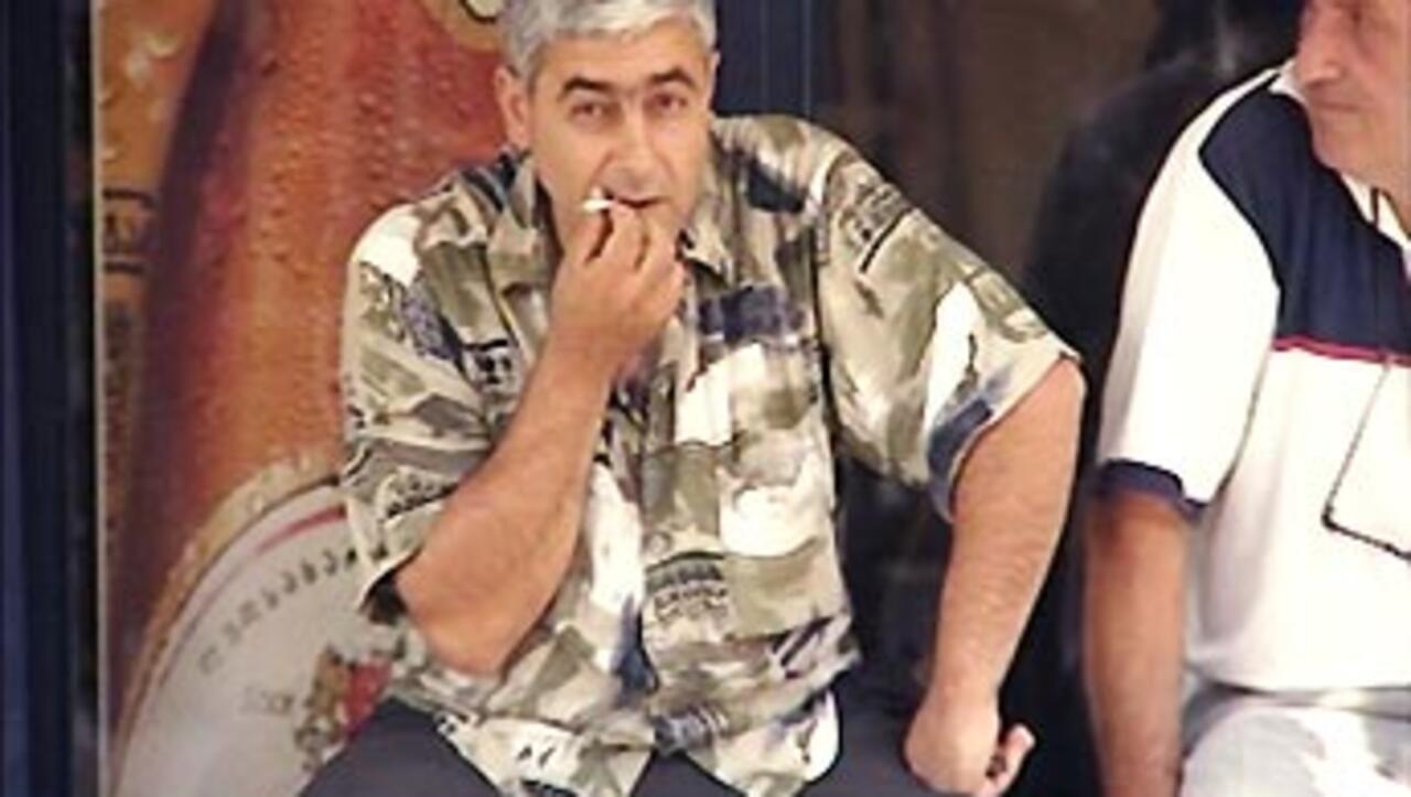 Russians, Georgians and Ossetians together in the buffer zone - France 24