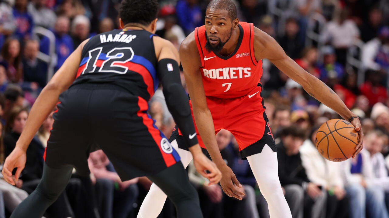 Durant anota 32 puntos en triunfo de Rockets sobre Pistons en la NBA