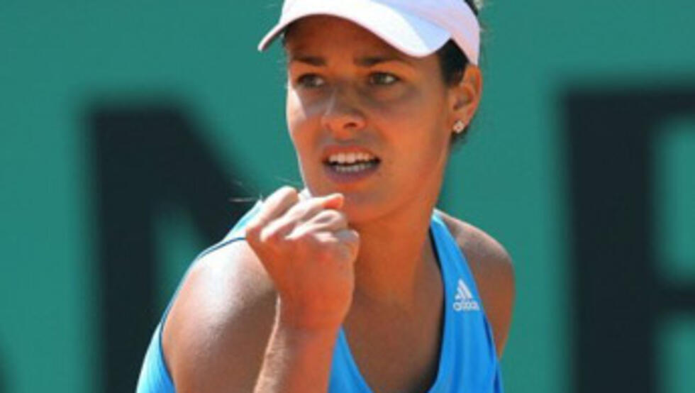 To reach last 32, Ivanovic had it easy and Sharapova had it tough