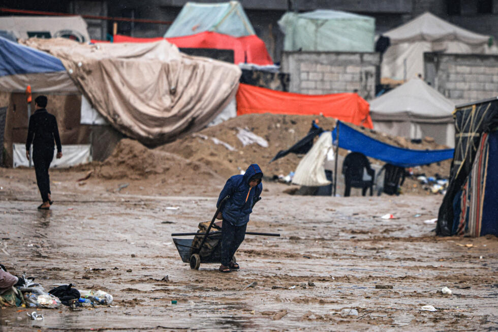 Winter rain compounds suffering of displaced Gazans