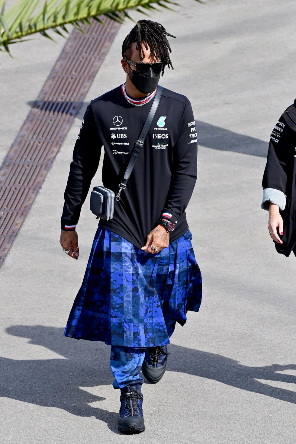Hamilton models kilt to take fashionable approach to title run-in ...