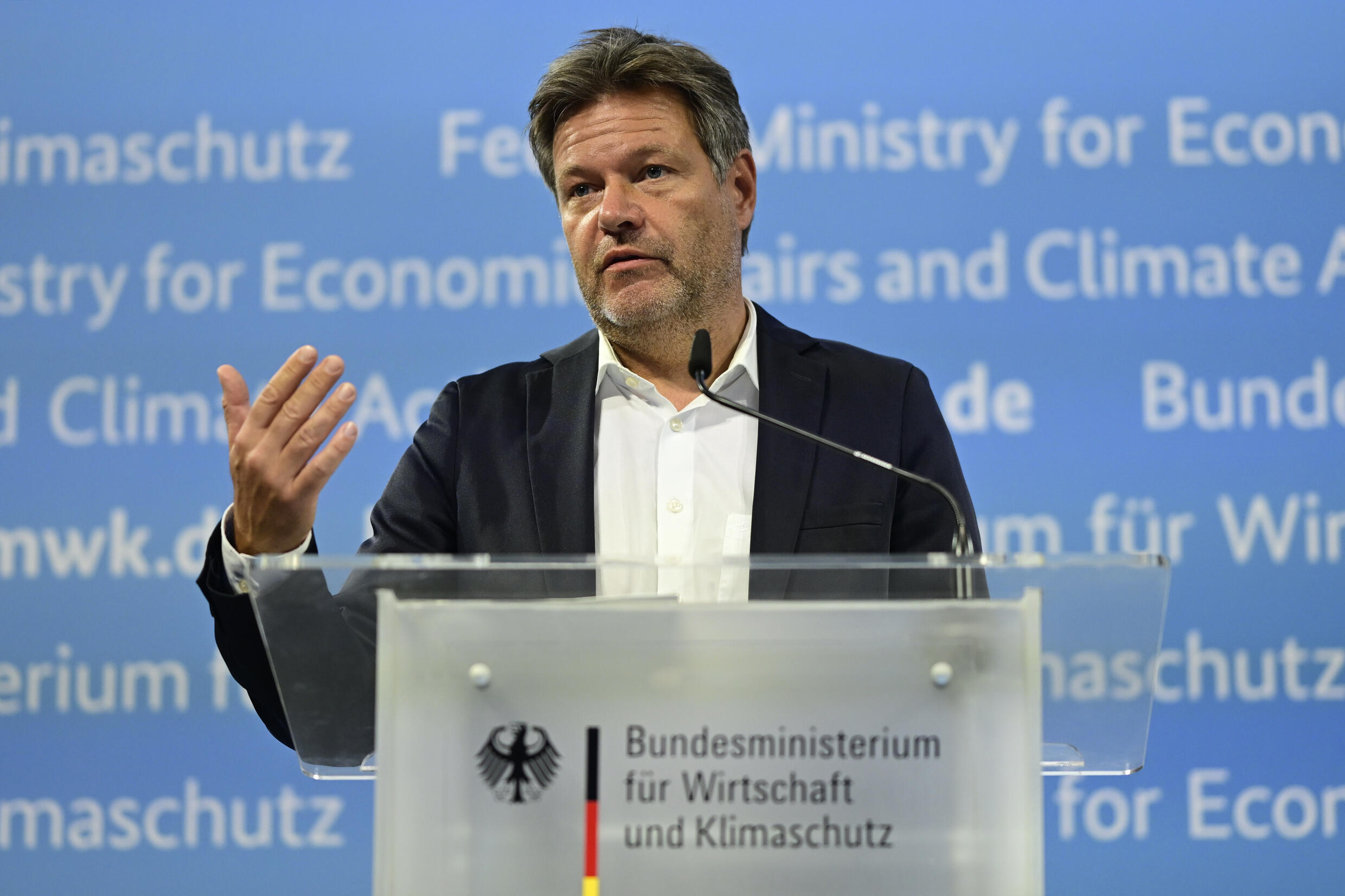 'Heating hammer': Germany huffs and puffs over climate law