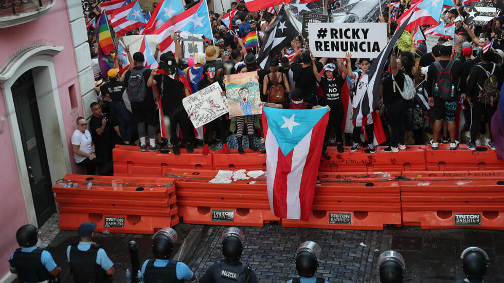 Hundreds of thousands protest in Puerto Rico, calling for governor to ...
