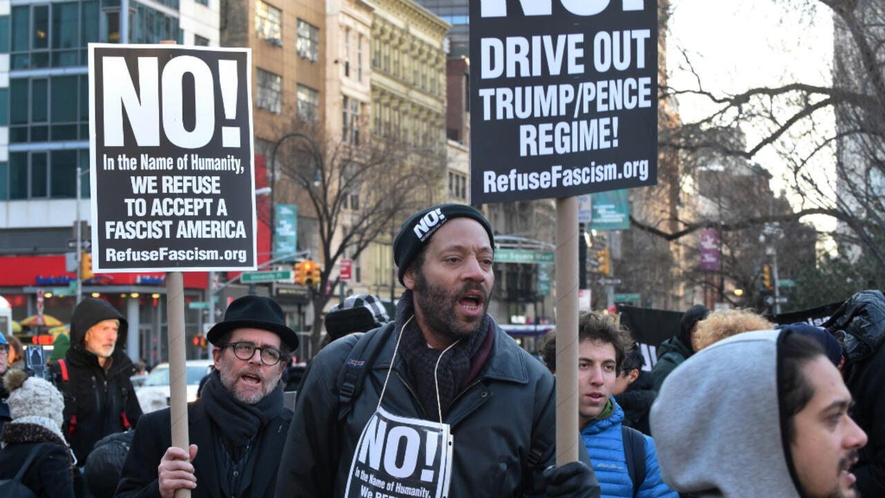 Trump asks Supreme Court to revive Muslim travel ban