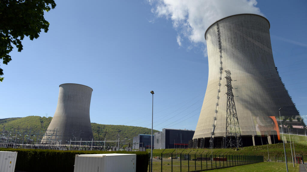 France could close 'up to 17' nuclear reactors by 2025