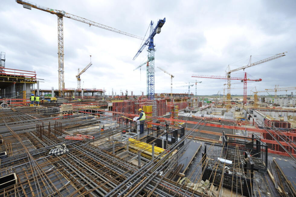 Late trains, old bridges, no signal: Germany's infrastructure woes