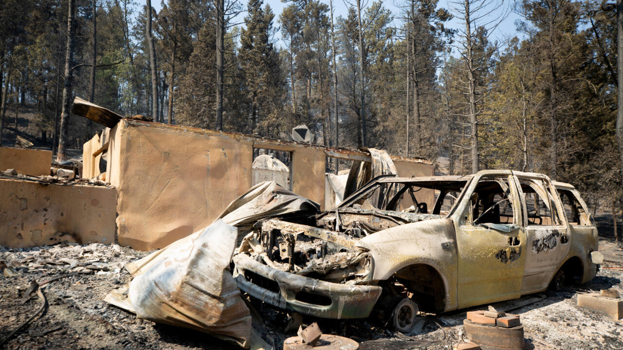 Thousands evacuated in New Mexico after wildfires spark state of emergency