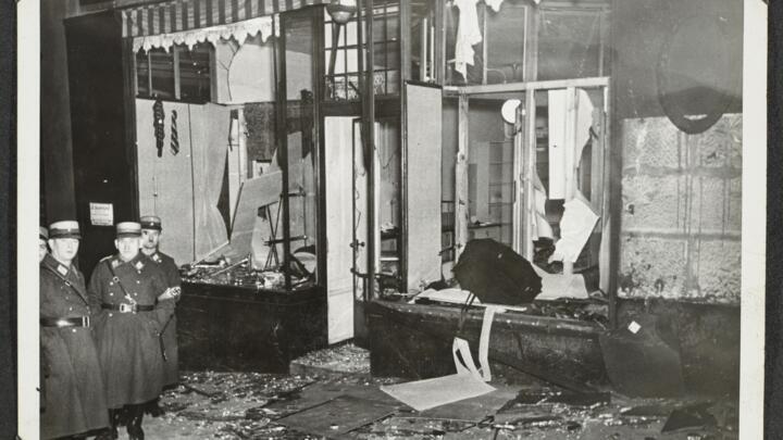 Previously unseen photos show Nazis' Kristallnacht pogrom up close ...