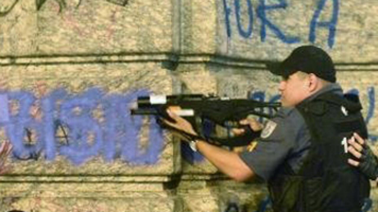 Brazil crime bosses threaten 'World Cup of Terror'