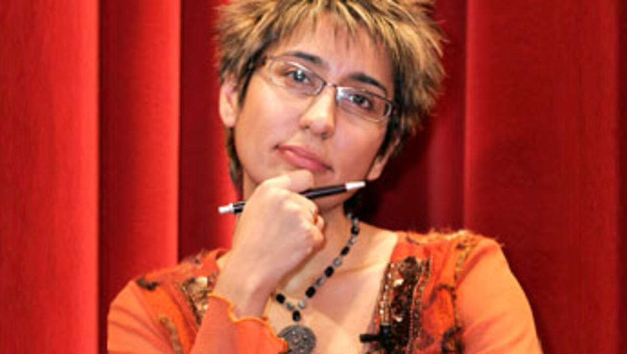 Islamic feminist backs 'clumsy law' on headscarves