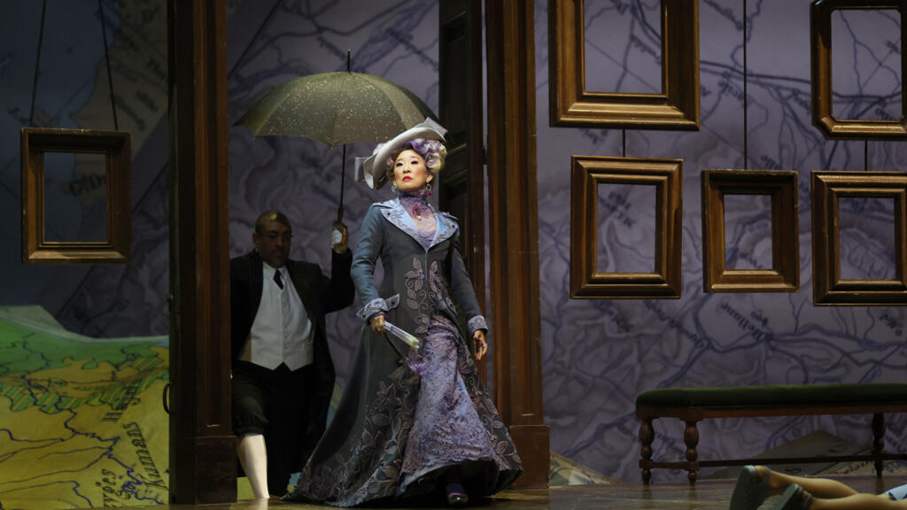 Sandra Oh trades the small screen for the grand stage of the Met Opera