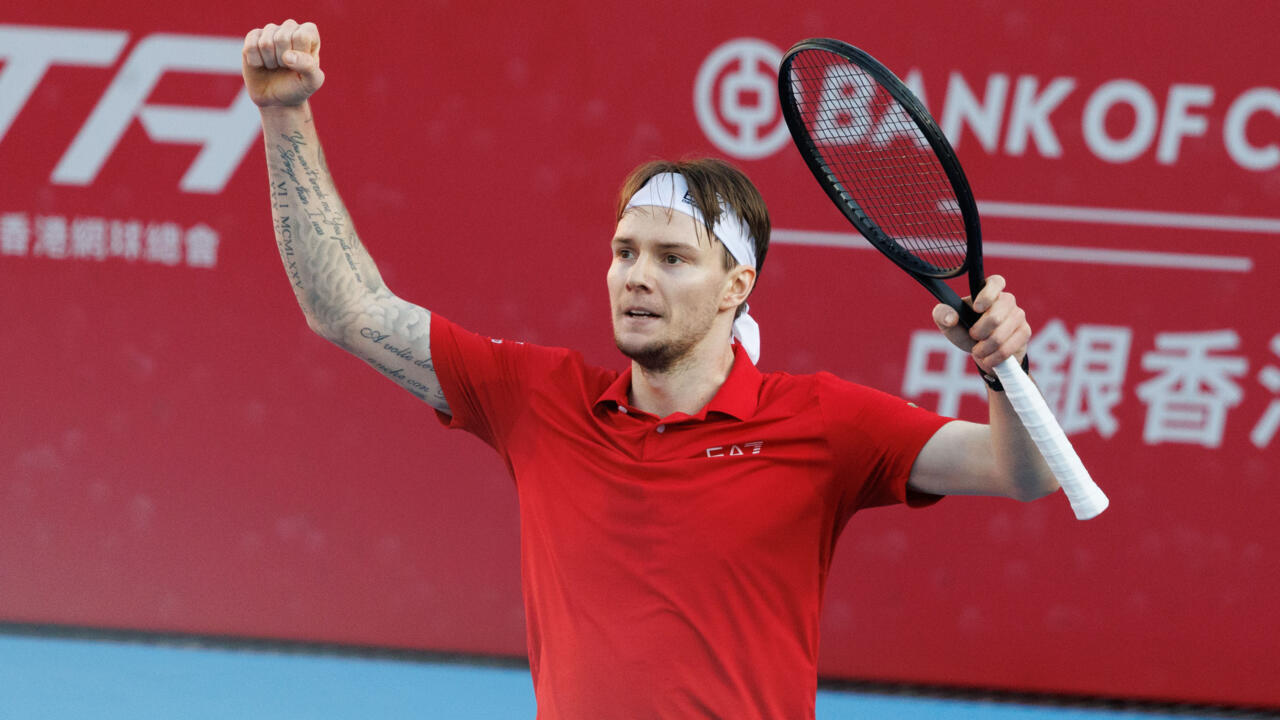 Bublik se mete en el Top 10 tras ganar en Hong Kong el primer torneo ...