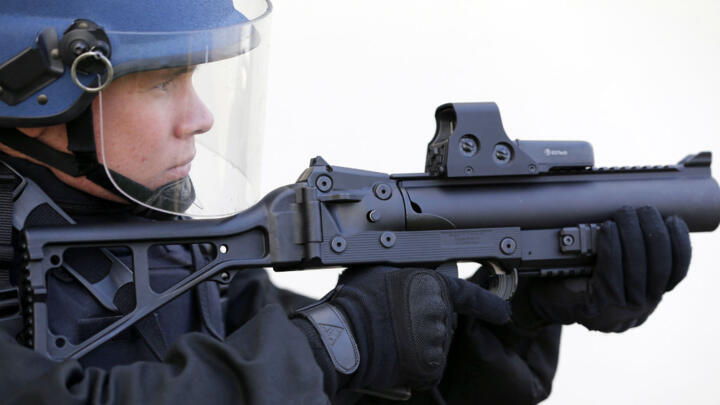 L’usage controversé du LBD soumis au Conseil d’État - France 24