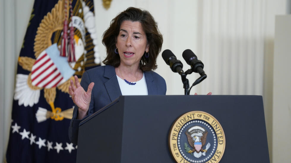 US commerce secretary heads to China to bolster trade amid tensions