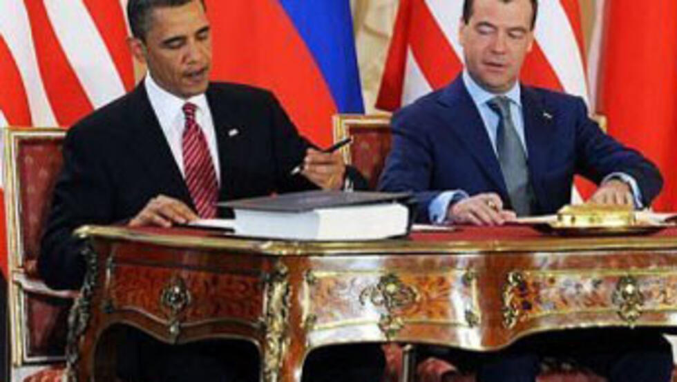 Obama, Medvedev sign historic nuclear arms treaty