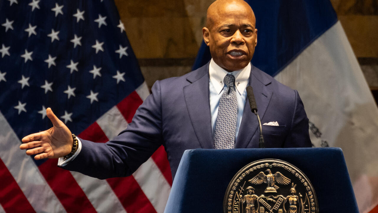 El consejo de Nueva York pide la renuncia del alcalde tras el archivo ...