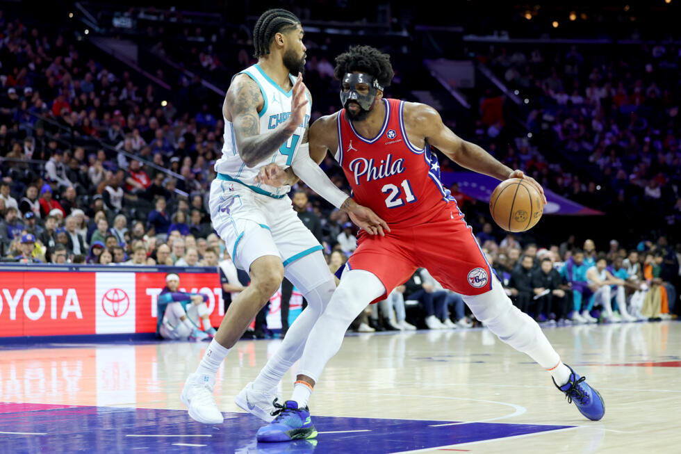 Cavaliers cruise past Bucks, Embiid shines in Sixers win