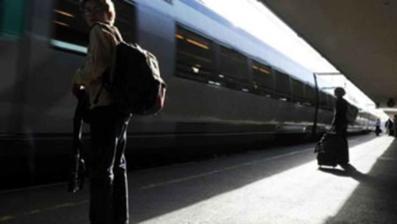 Passenger sues French rail company after missing train