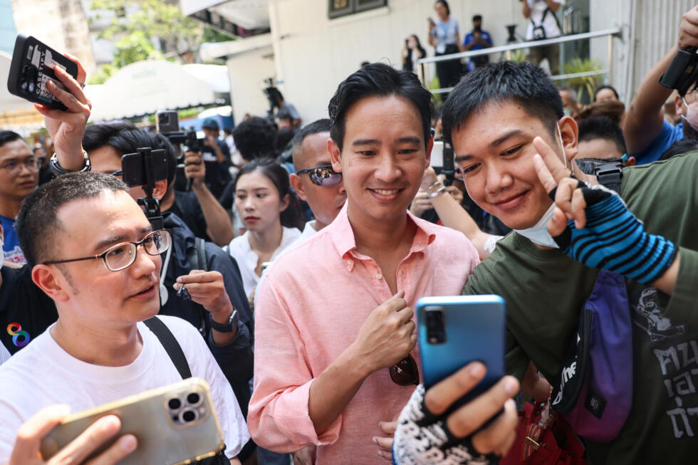 Thais reject army-backed government, opposition to open coalition talks