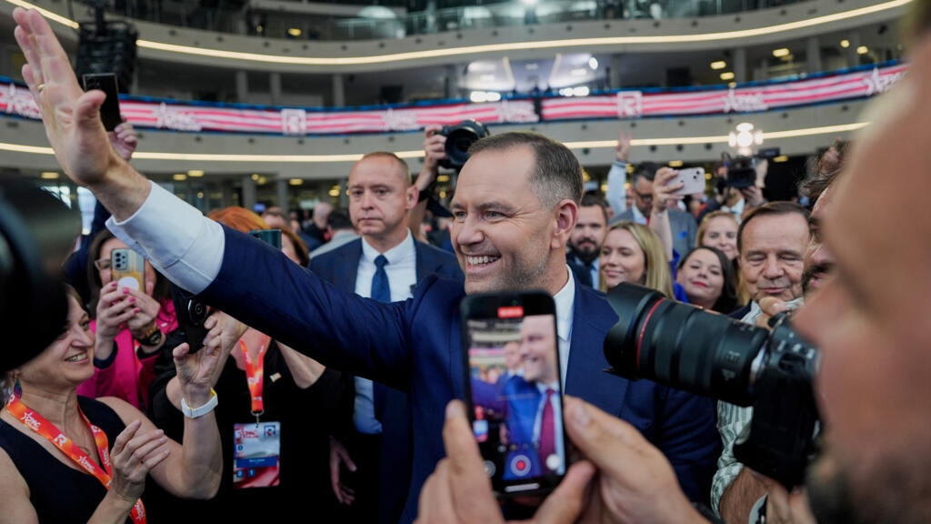 Polish PM Tusk calls for confidence vote following nationalist Nawrocki's presidential victory