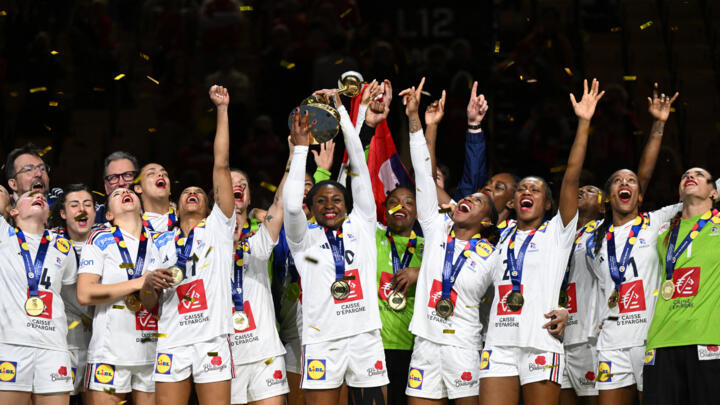 Handball : les Françaises sacrées championnes du monde après leur ...