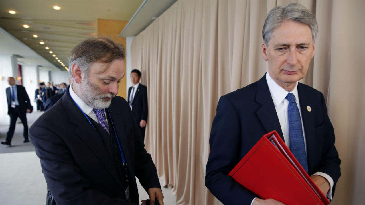 UK appoints 'tough negotiator' and ex-Russian ambassador Tim Barrow as ...