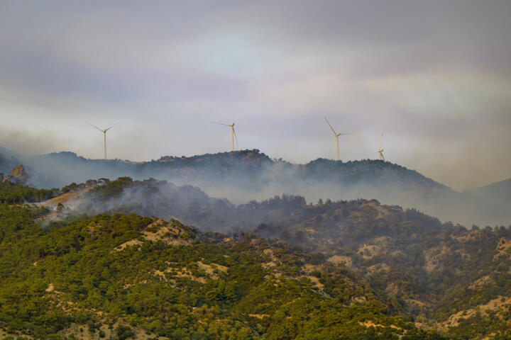 Turkey battles forest fires for third day