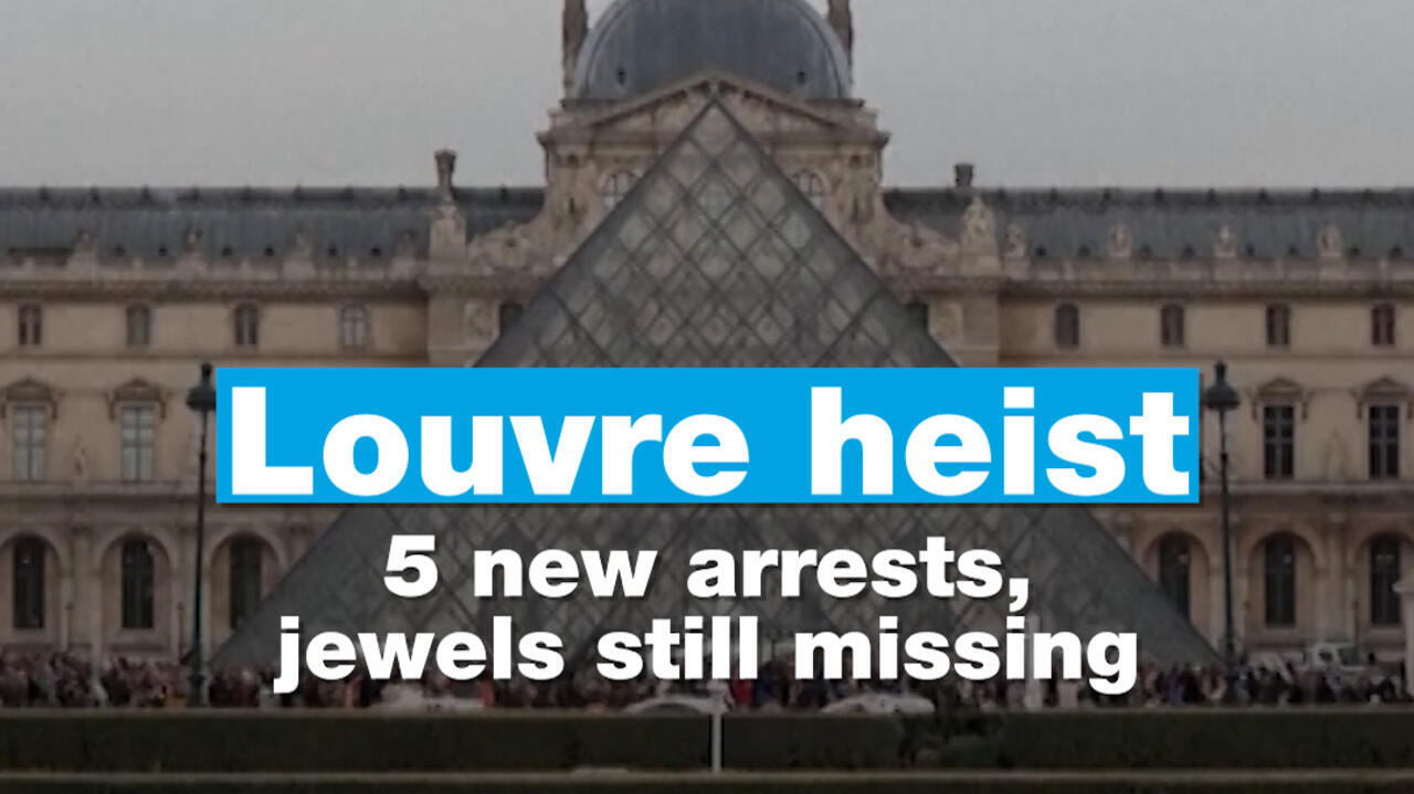 Louvre heist: 5 new arrests, jewels still missing - France 24