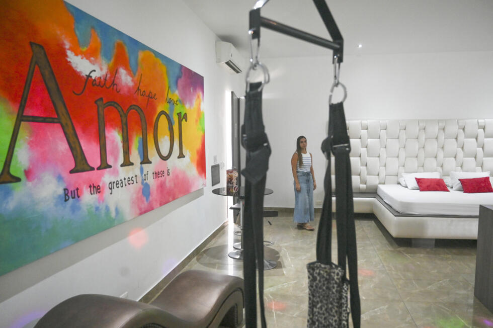 Cali's love motels adapt to host UN summit delegates
