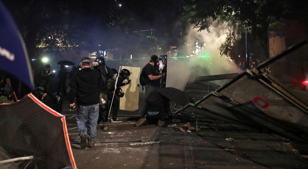 Estados Unidos: Policía y manifestantes se enfrentaron en medio de ...