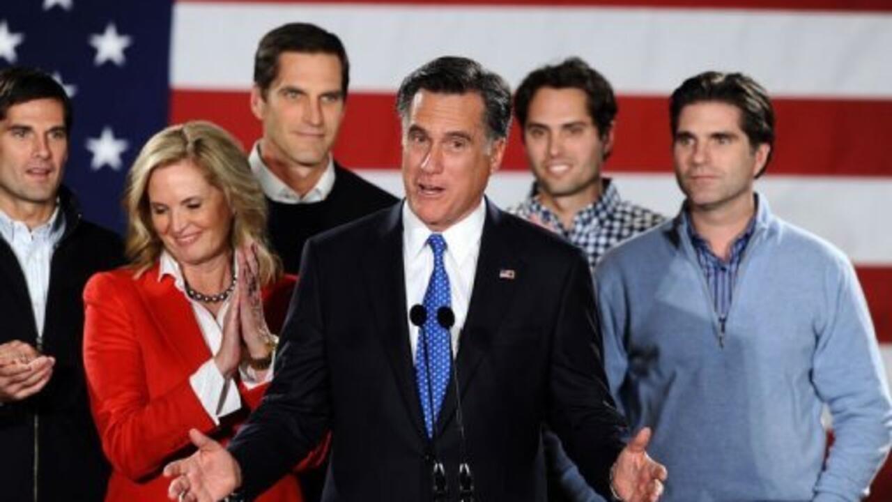 Romney wins McCain support after Iowa victory