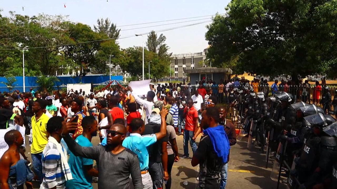 Thousands march in Liberia to protest economic crisis - Eye on Africa