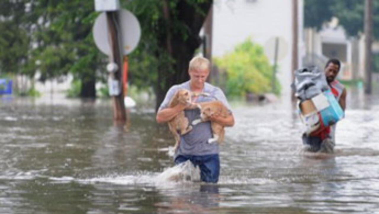 '500-year flood' inundates US cities, 20 dead