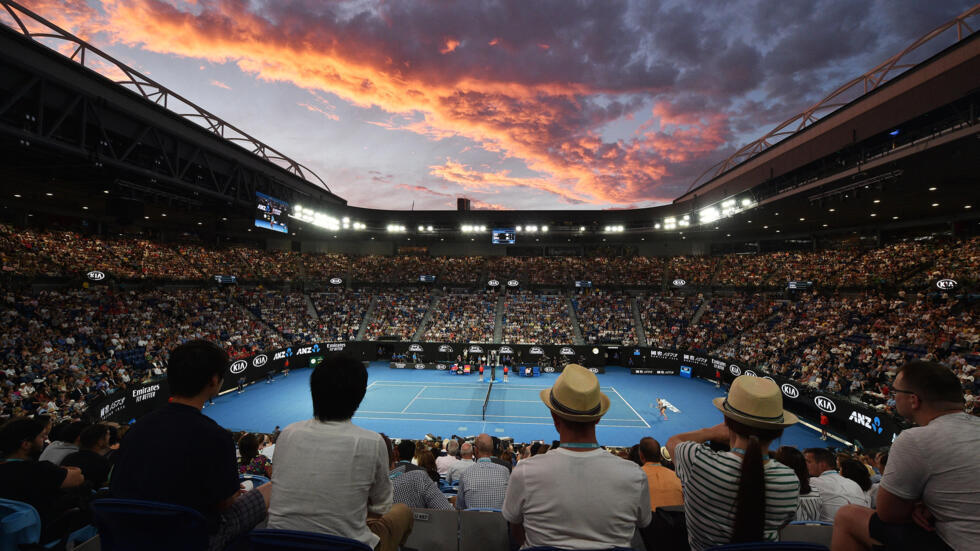 Australian Open set to go ahead despite Covid-19 case, organisers say