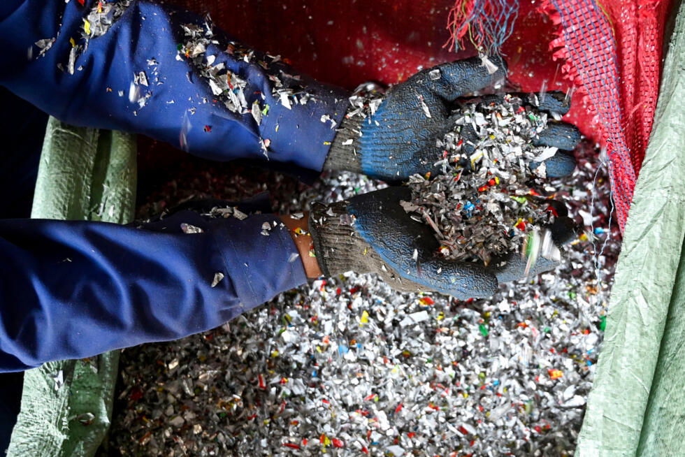 Rubbish roads: Nepal explores paving with plastic