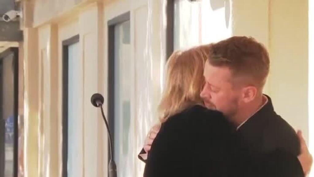 Macaulay Culkin y Tim Burton dan último adiós a Catherine O'Hara ...