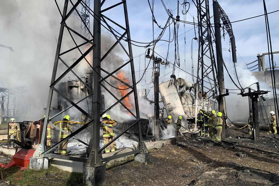 Power cuts hit Kyiv as Russia pummels energy grid