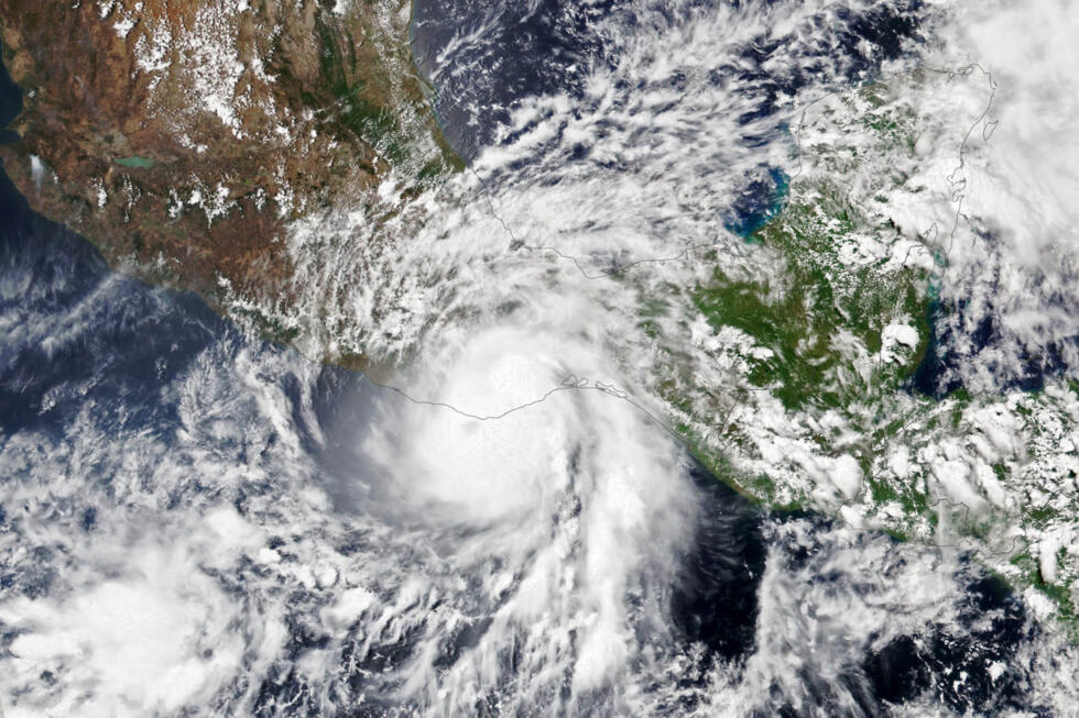 11 dead, 33 missing after Hurricane Agatha hits Mexico