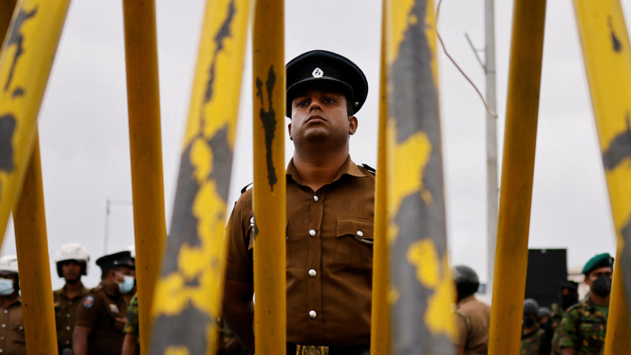 Sri Lankan security forces raid anti-government protest camp
