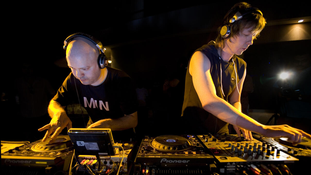 Addictive TV, the greatest video-jockeys - arts24