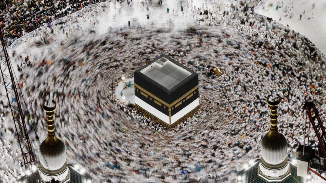 More than a million Muslims begin hajj pilgrimage under shadow of Gaza war