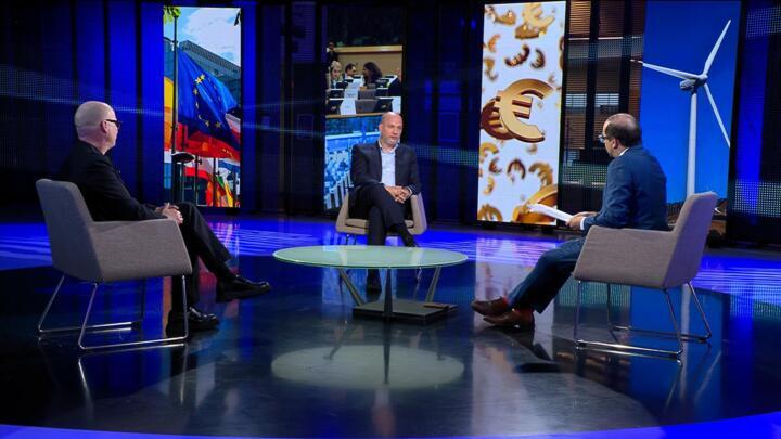 Italian PM Meloni's visit to Trump 'frankly useless' for EU: Senior MEP ...