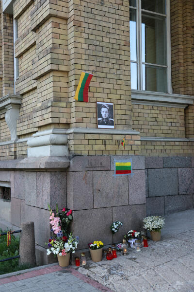 Les fantômes des collaborateurs des nazis hantent les rues de Vilnius