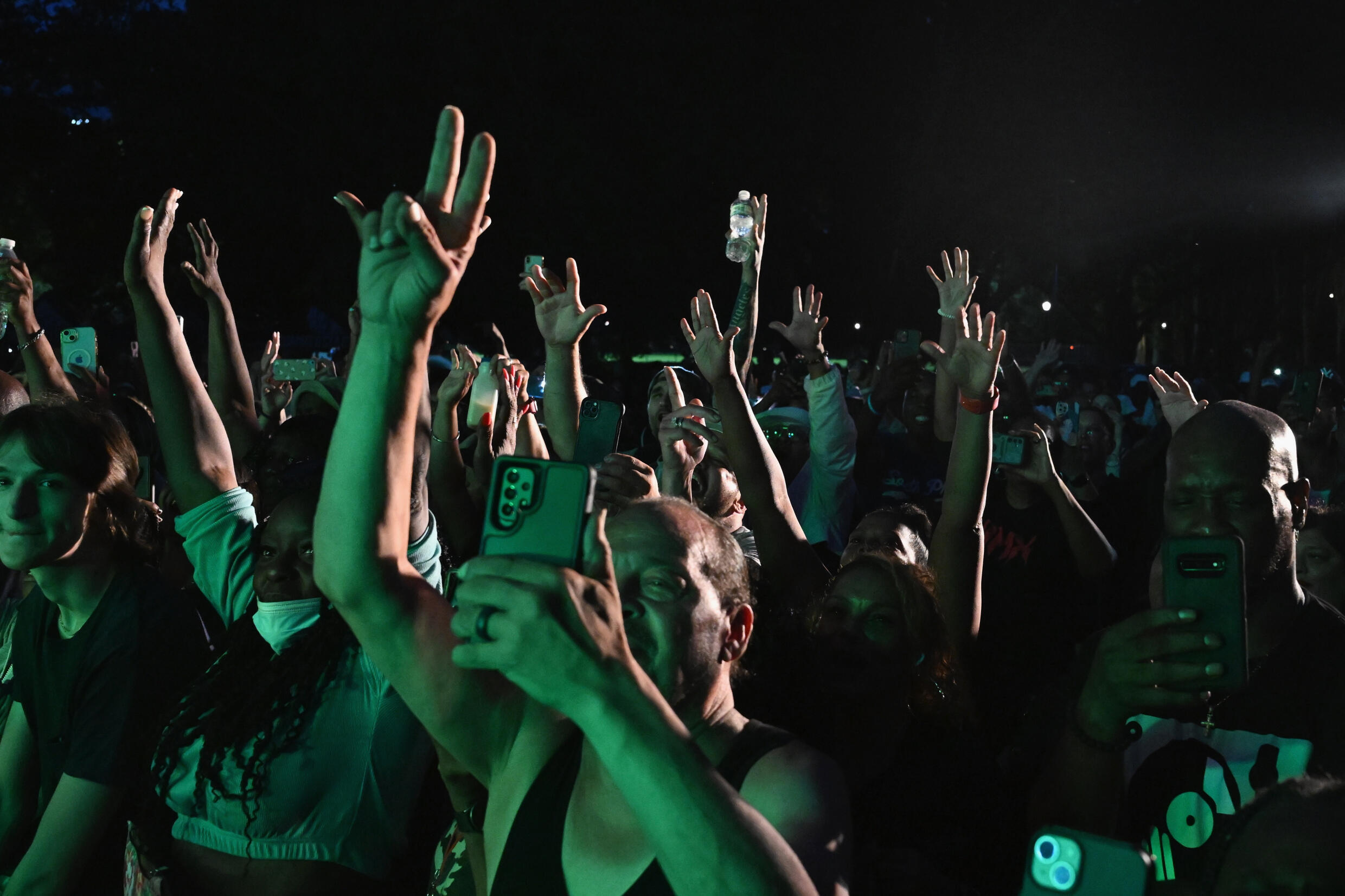 Icon Grandmaster Flash leads the Bronx in 70s-style hip-hop jam