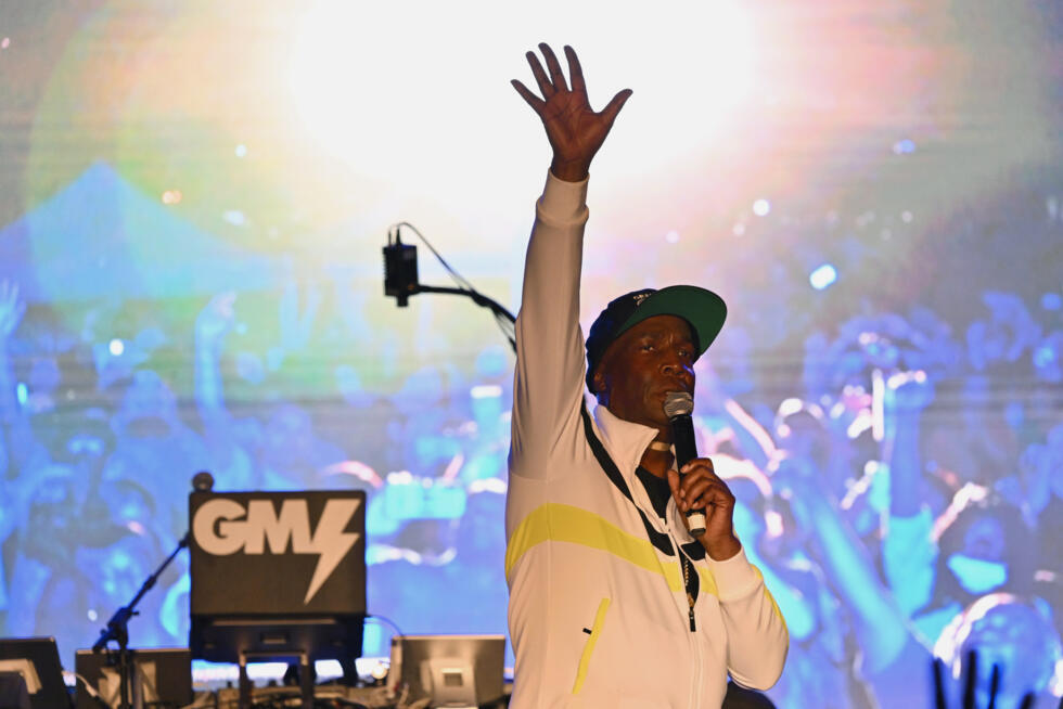Icon Grandmaster Flash leads the Bronx in 70s-style hip-hop jam