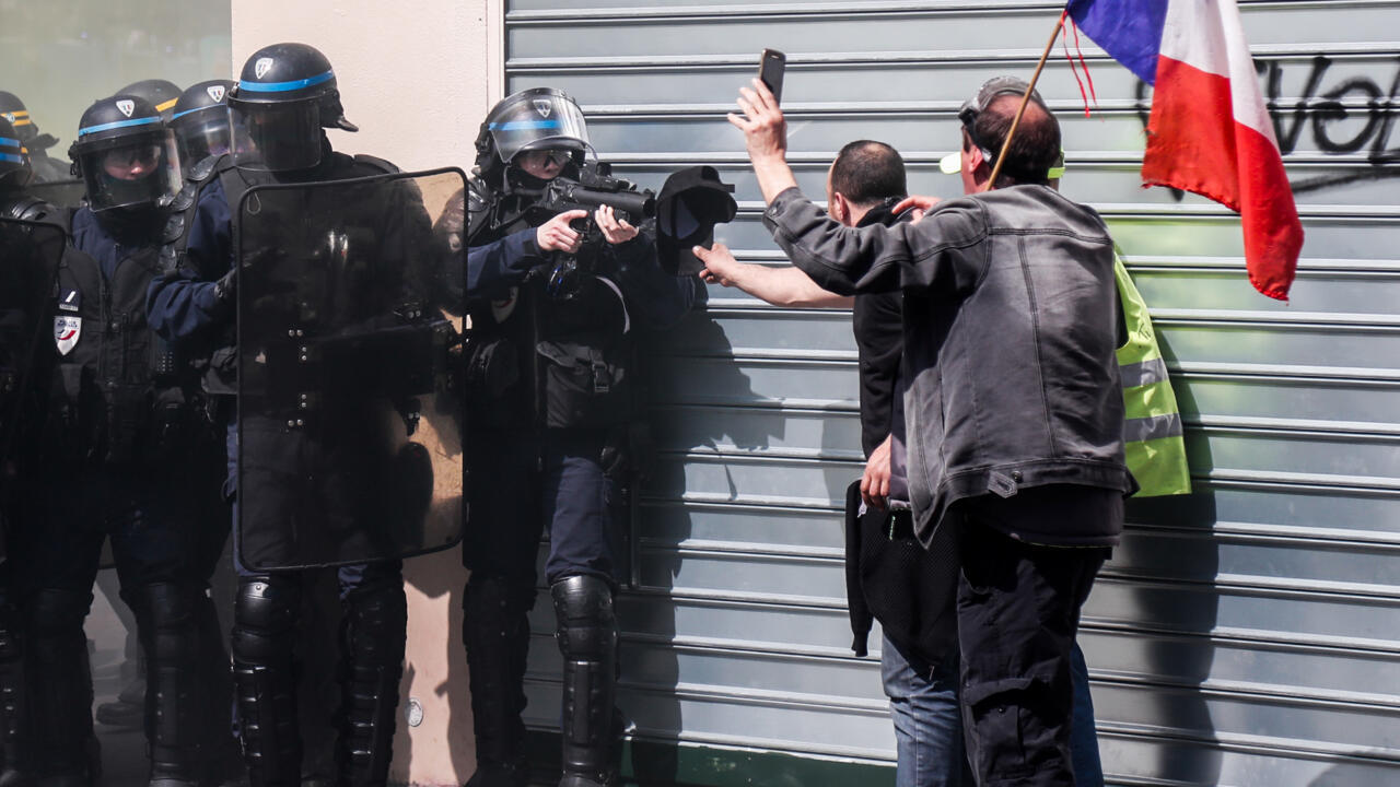 French security bill proposes to outlaw dissemination of ‘malicious ...