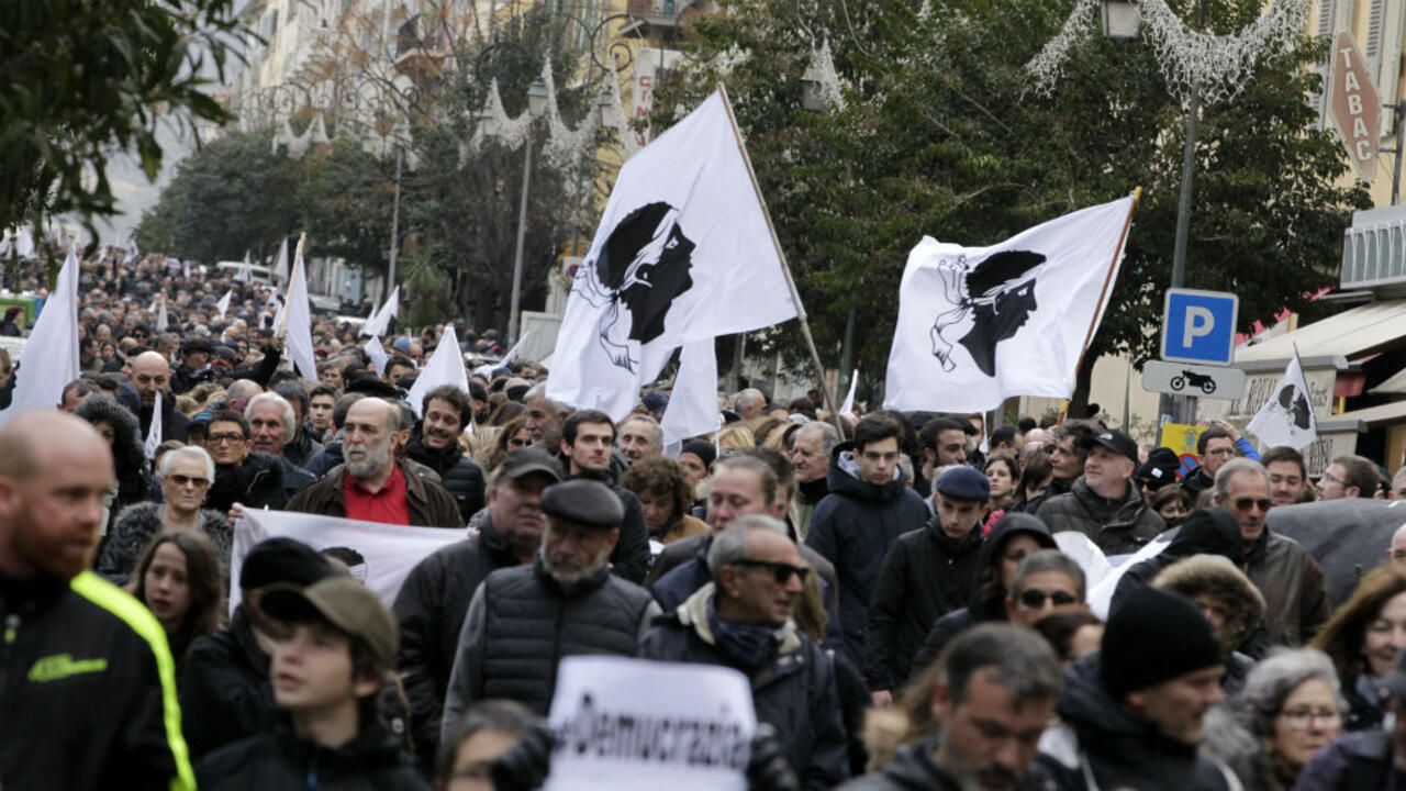 ماكرون في كورسيكا: رهانات الزيارة الأكثر حساسية منذ انتخابه - فرانس 24 ...