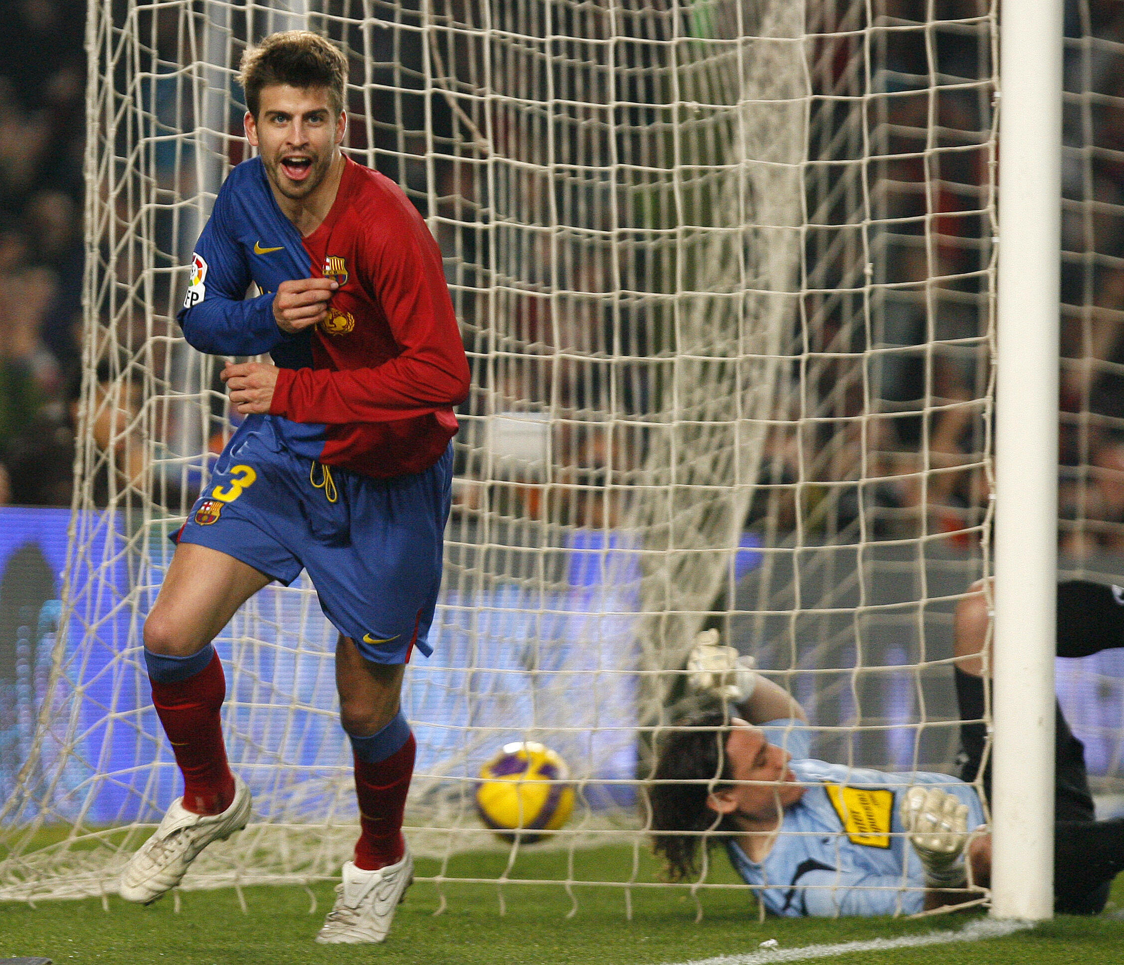 Problematic Barca great Pique bows out before reputation rusts