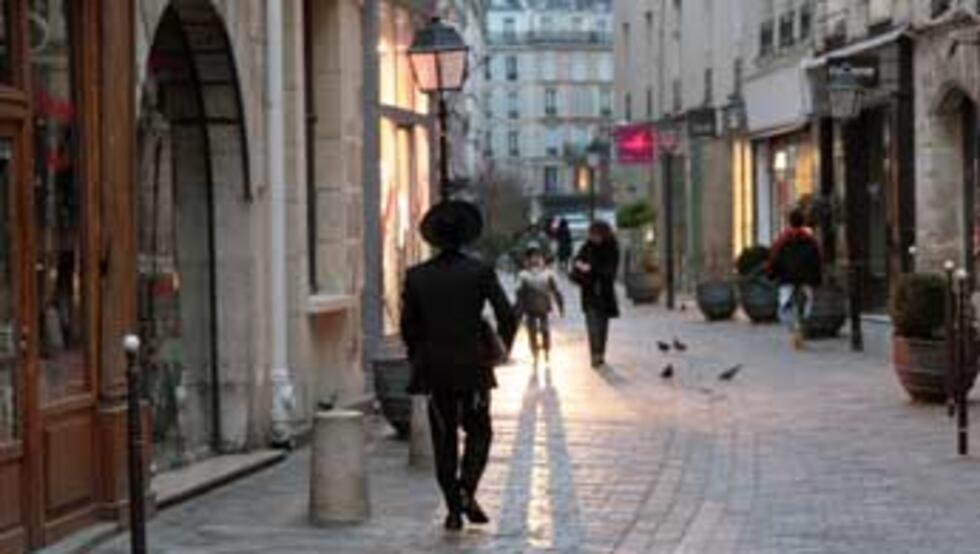 Leading Jewish organisation's shift to the right sparks controversy