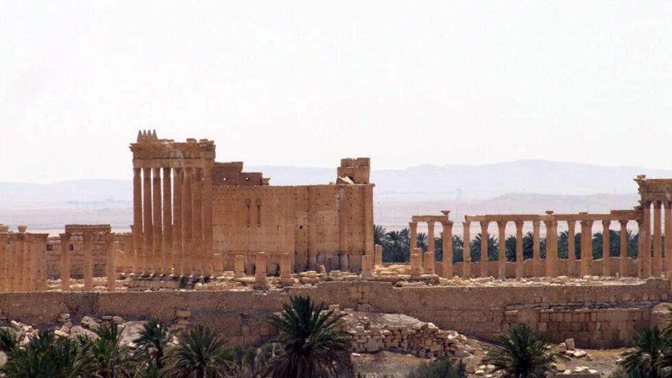 IS militants seize control of Palmyra as Syrian forces withdraw